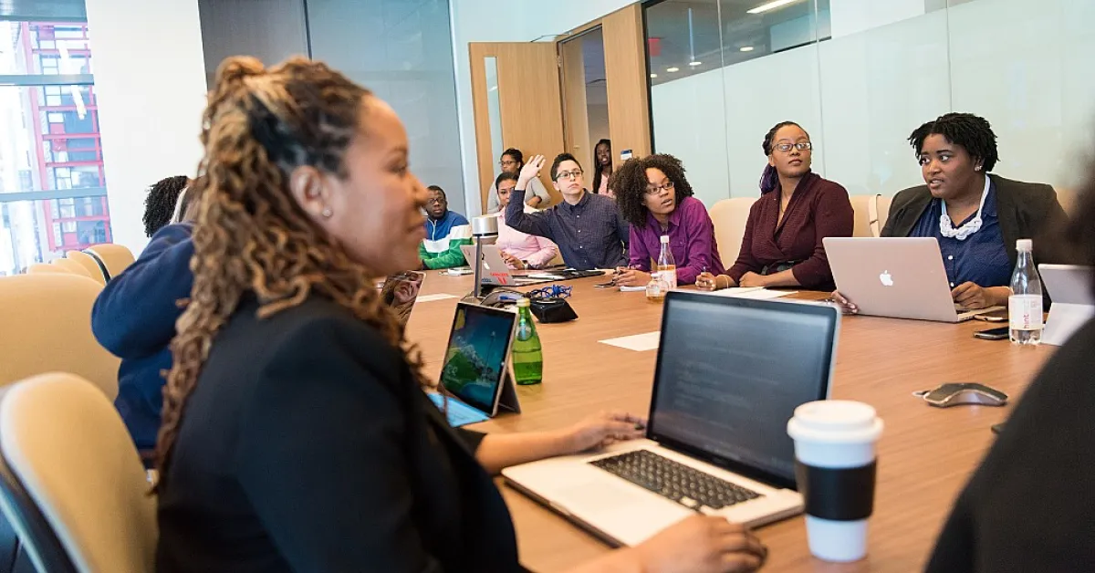 How ux-lab partners transform employee experience from the inside
